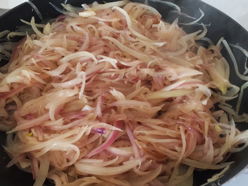 Easy Caramelized Onions | | a recipe by Busy Little Bee
